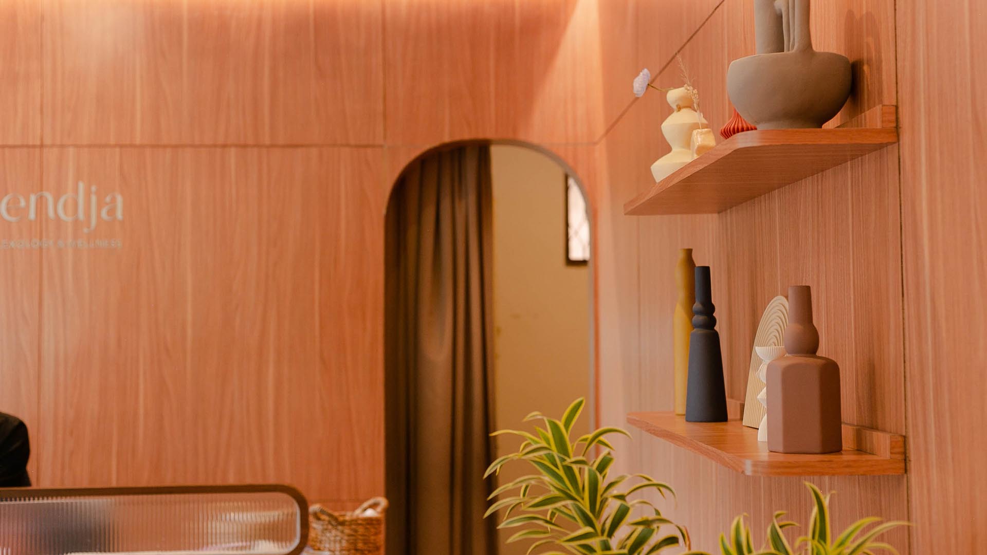 Rileks Total, Pijat di Sendja Reflexology Bandung Bikin Ketagihan ...