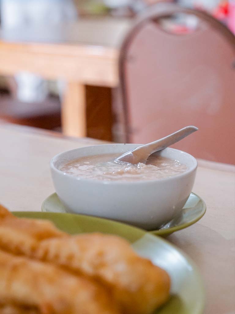 Living Legend: Cakue & Bapiah Osin Lie Tjay Tat | Uncov - uncov.co.id