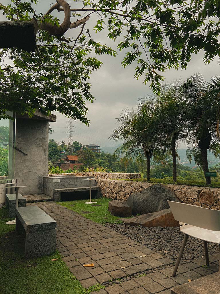 Wot Batu Bandung, Tempat Wisata untuk Hayati Makna Kehidupan | Uncov ...